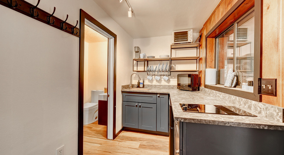 Gallery Cobblestone Condo | Water&StoneRetreat