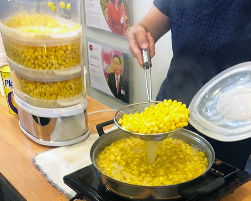 Cup Corn Live Station Rental in Singapore | Eventguru