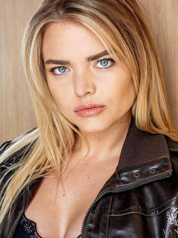 Biography | Kiersten Hall | Los Angeles Actor