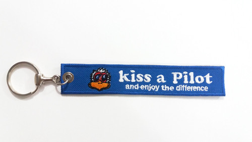 Chaveiro Kiss a pilot and enjoy the difference | Loja da Aviação