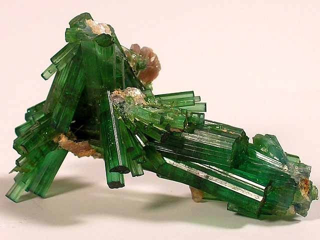 Turmalina Verde: significado, usos e propriedades