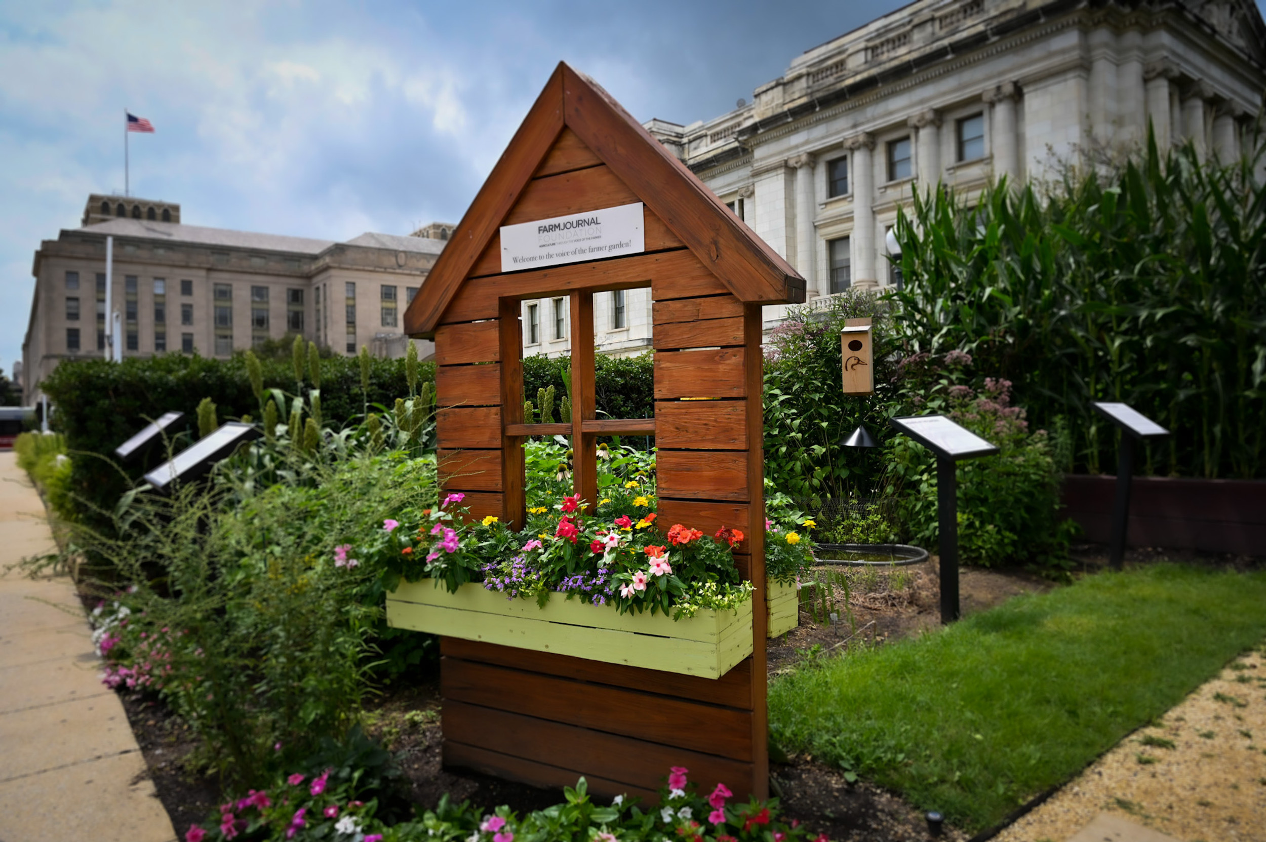 Voice of the Farmer Garden at USDA Teaches Visitors About Agriculture