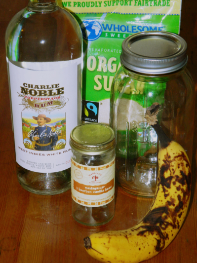 How to Make Your Own Banana Liqueur | The Rhumerie