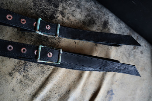 PIN HOLE BELT / 30mm / BRASS BUCKLE / WAXED HORSE BUTT | ierib