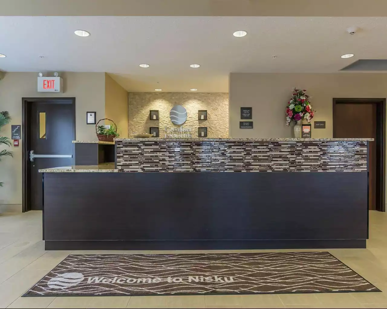 Comfort Inn & Suites | Free Airport Shuttle Free Breakfast Nisku Hotel