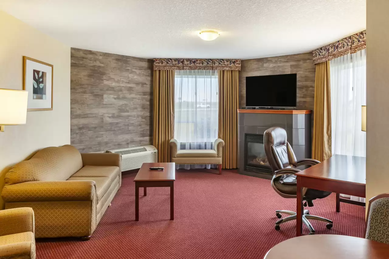 Quality Inn & Suites | Rooms