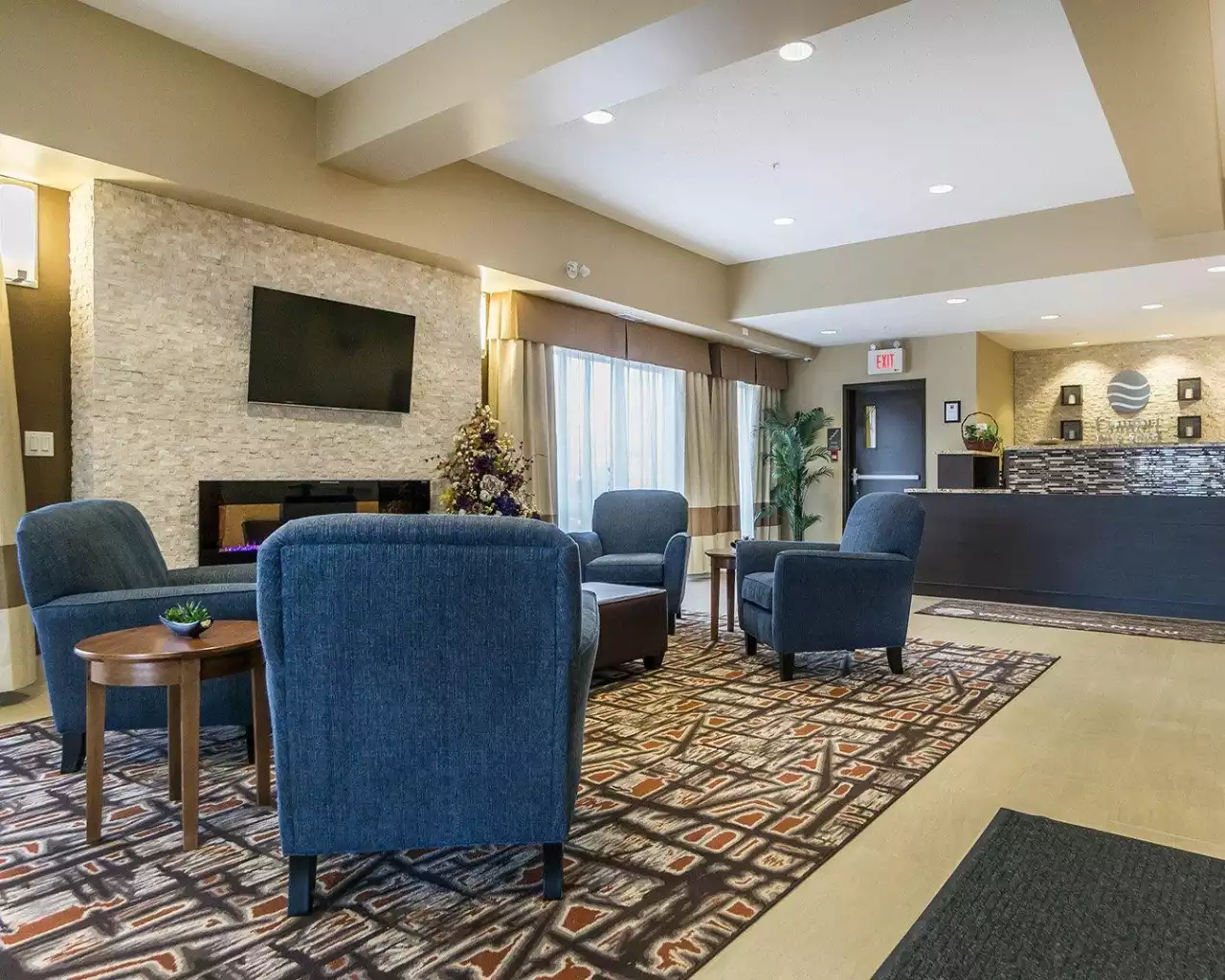 Comfort Inn & Suites | Free Airport Shuttle Free Breakfast Nisku Hotel
