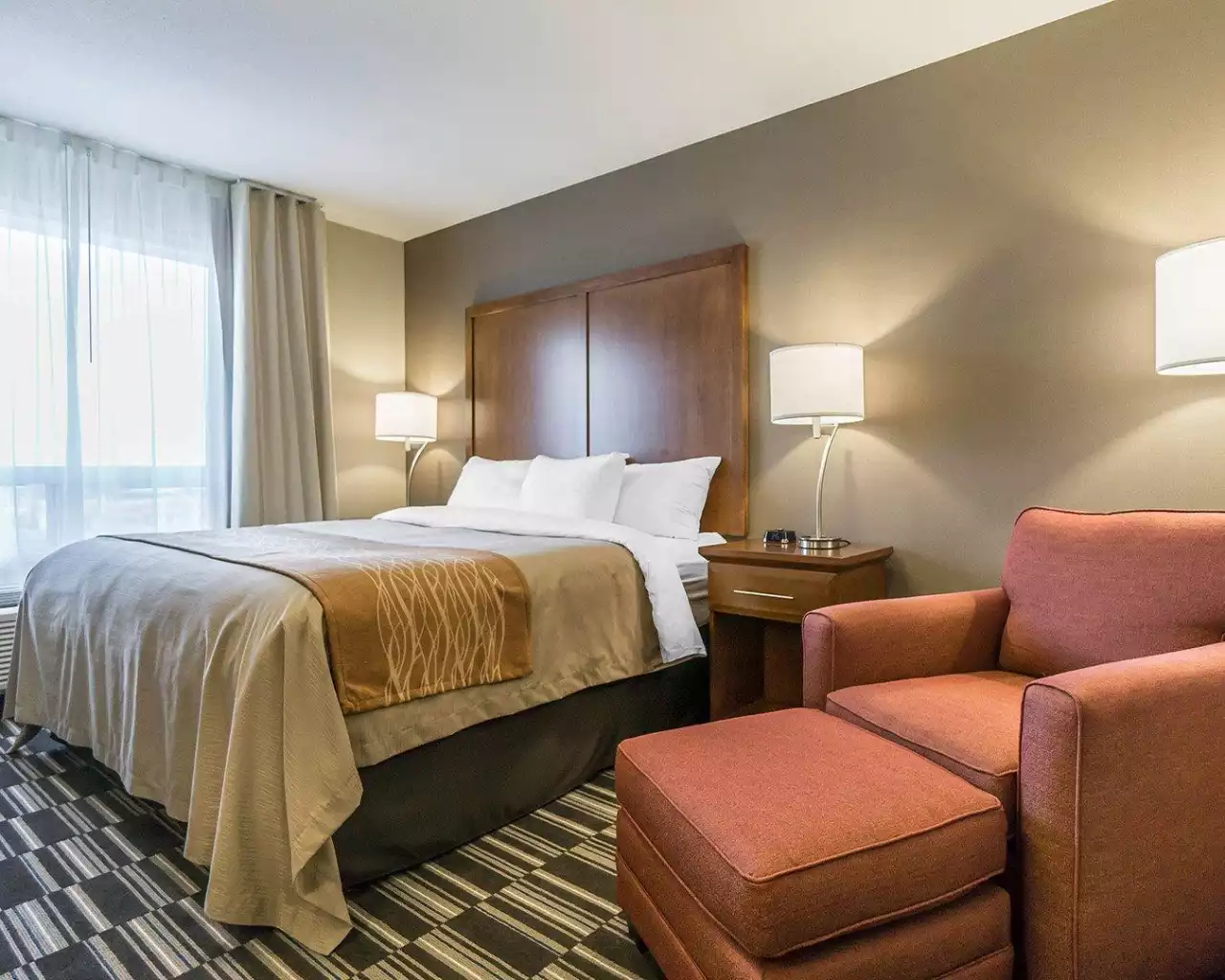 Comfort Inn & Suites | Rooms