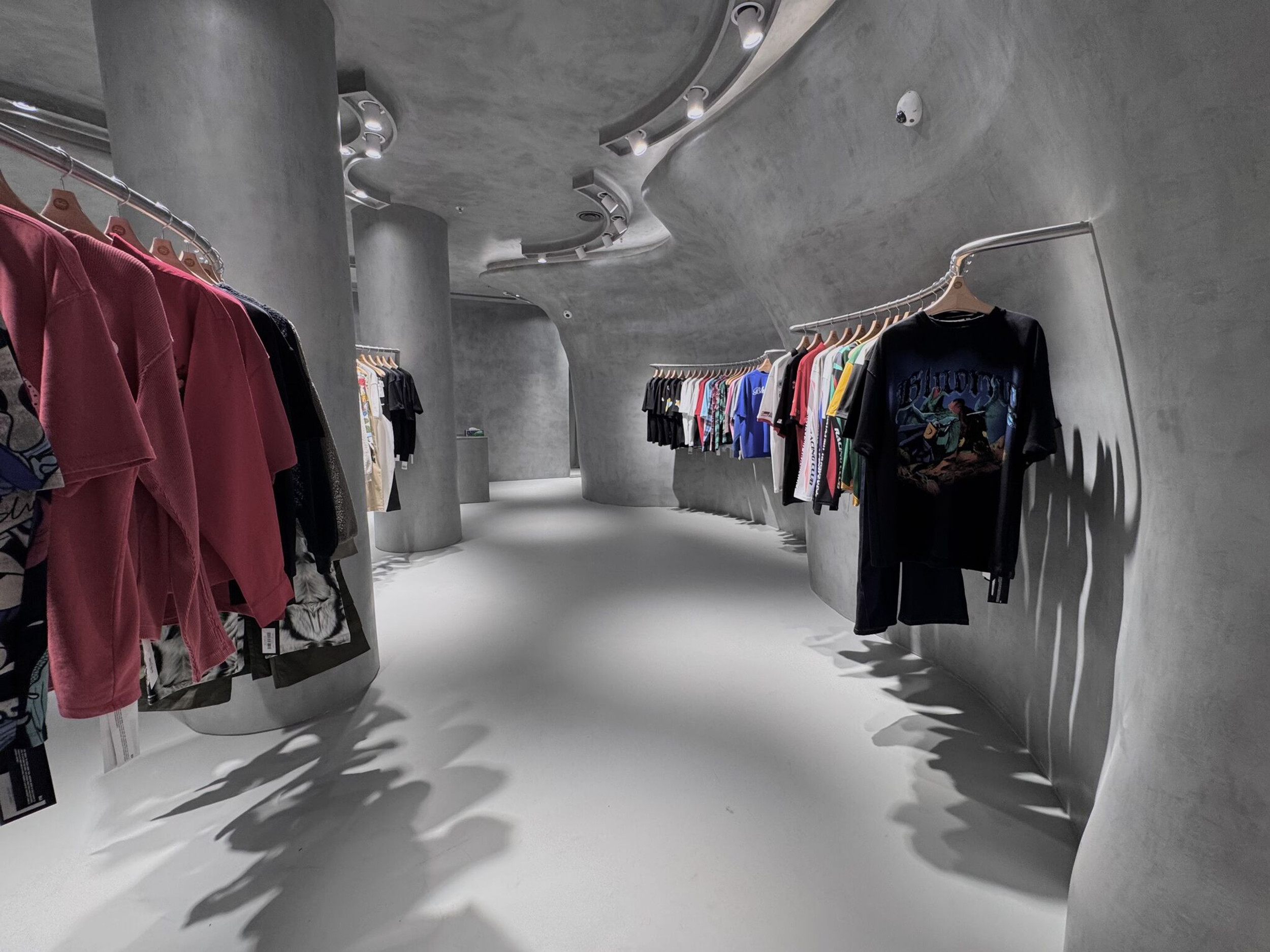 Bluorng Opens Fifth Store at Ambience Mall, Gurgaon