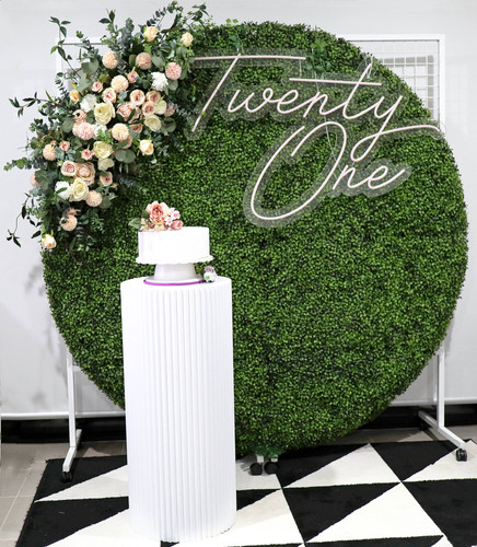 White Ripple Cake Plinth (90cm h x 40cm w) | Chloe Flower Walls