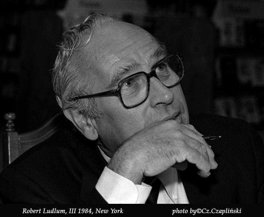 PORTRET z HISTORIĄ Robert Ludlum