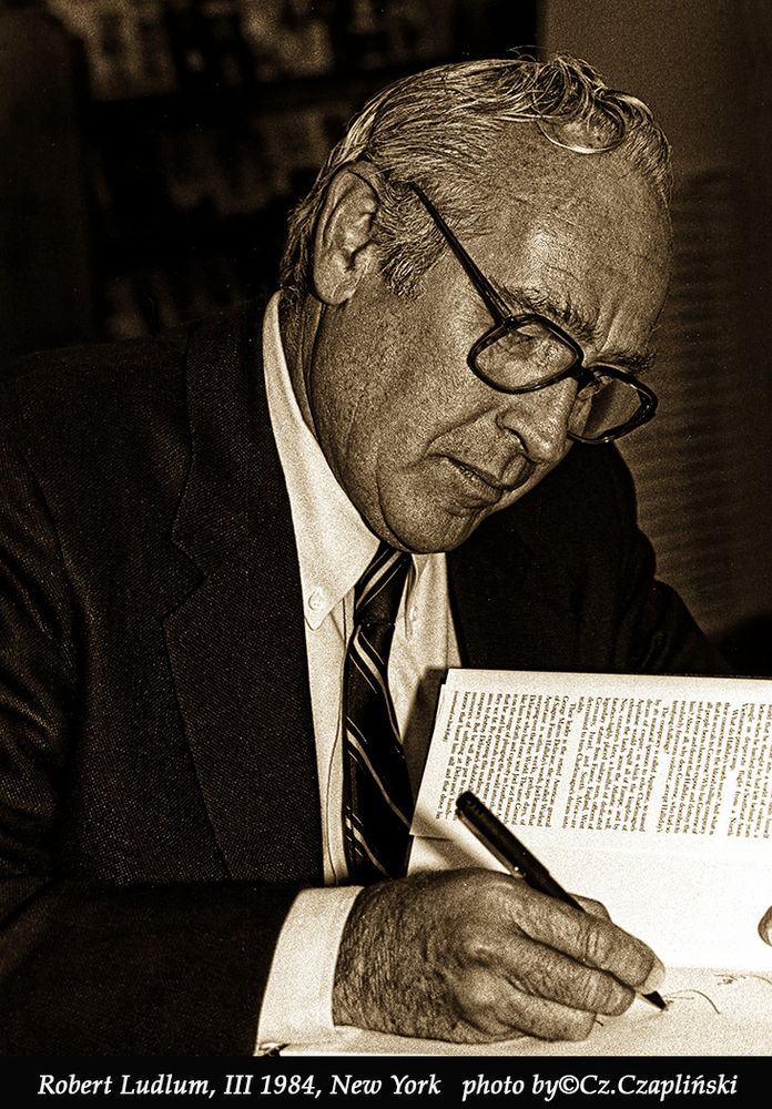 PORTRET z HISTORIĄ Robert Ludlum