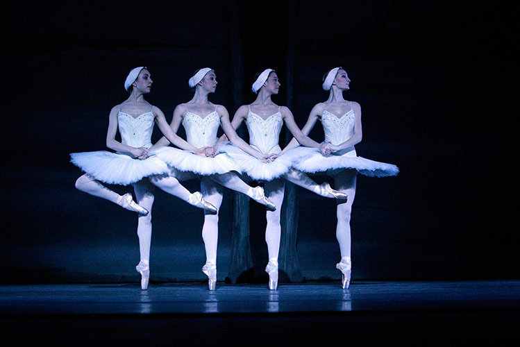 Los Angeles Ballet's "Swan Lake" | Los Angeles Ballet