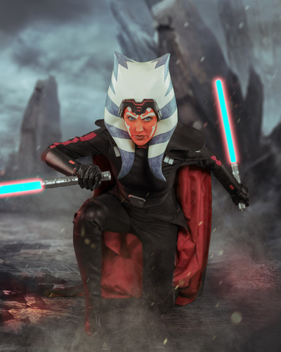 Autographed Dark Ahsoka picture | DarkSideCosplay