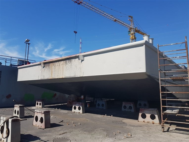 Ballastable Barge available in Italy