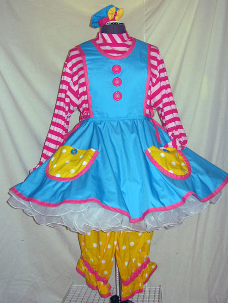Costumes | Pricilla Mooseburger 2/3