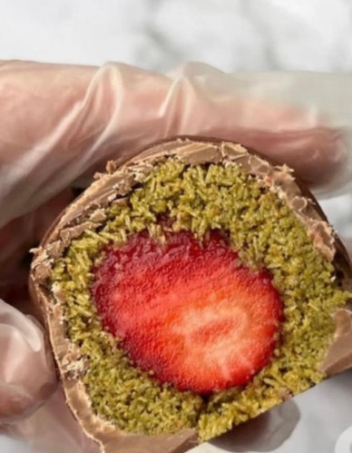 Classic Dubai wrapped strawberries | San Diego Dipped