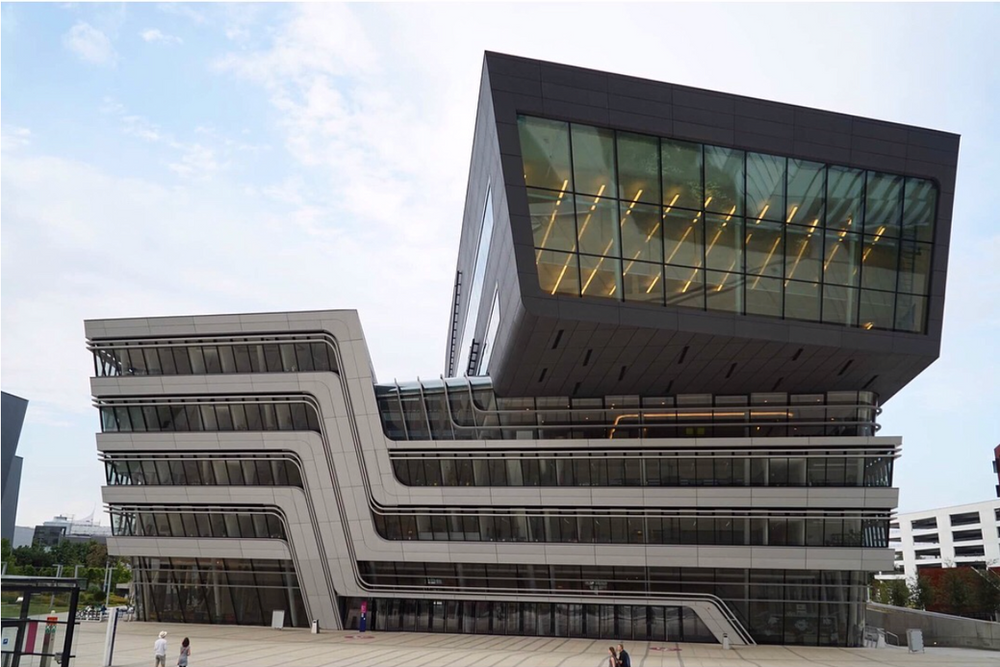 “Library and Learning Centre of Vienna University of Economics and ...