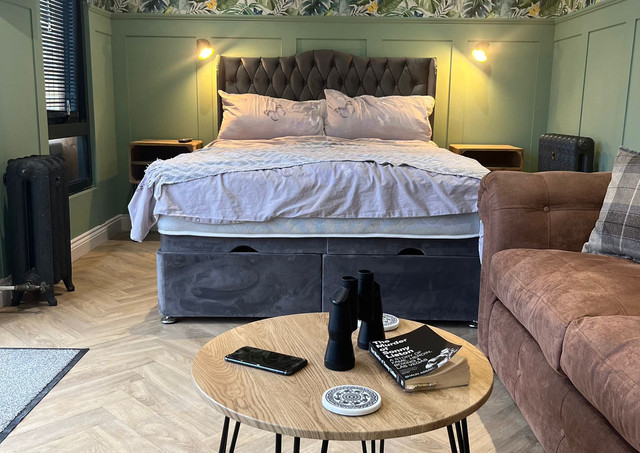 Brandy Cove | Gower Coast Cabins with Hot Tub