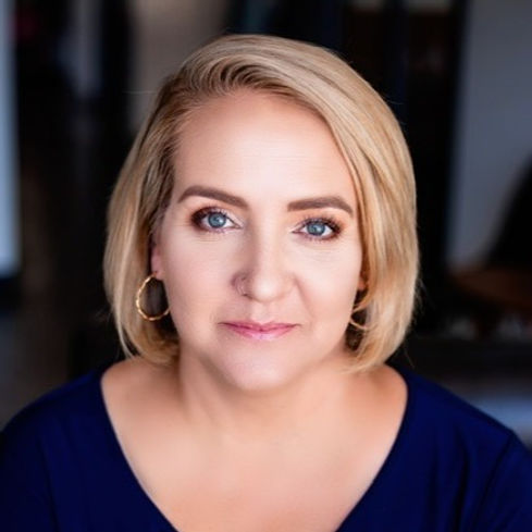 Artists | ARIA BEAUTY LOUNGE