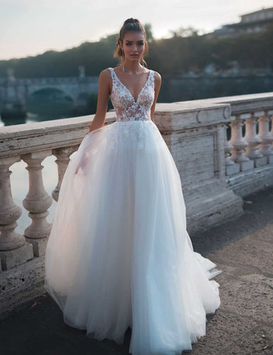 3604, Nava Brides Daisy size 4 ivory-nude | Sundays Bridal