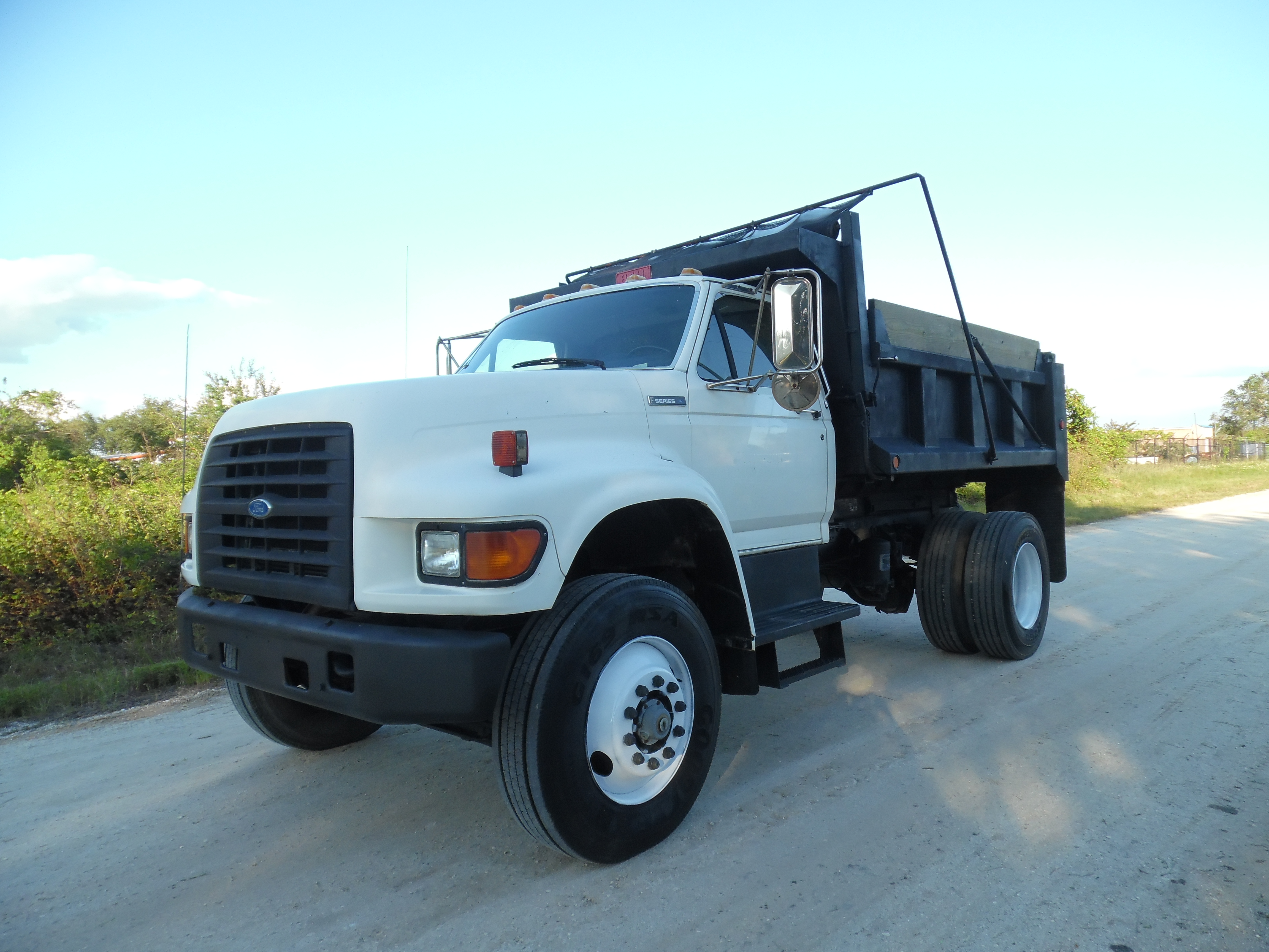 1996 Ford F-800 Dump Truck Diesel AC