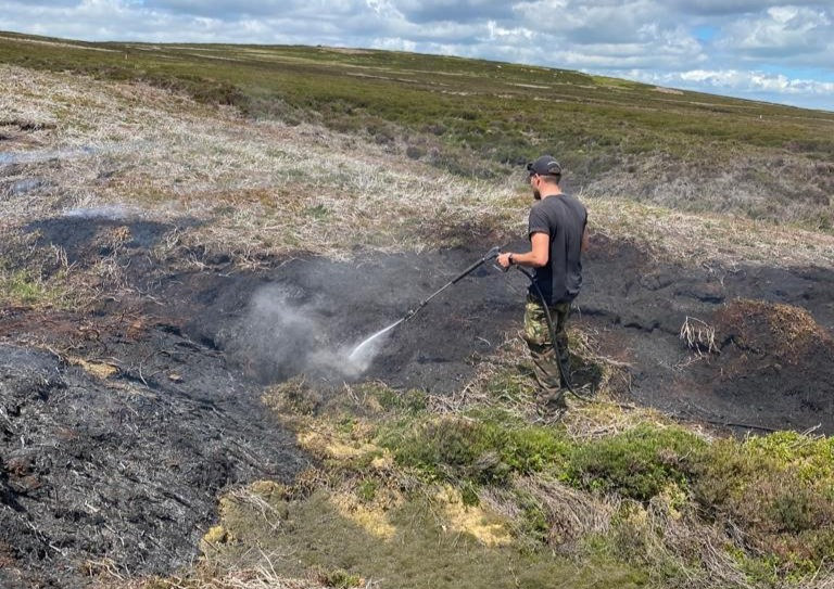Peak District wildfire under control thanks to quick-thinking rural ...