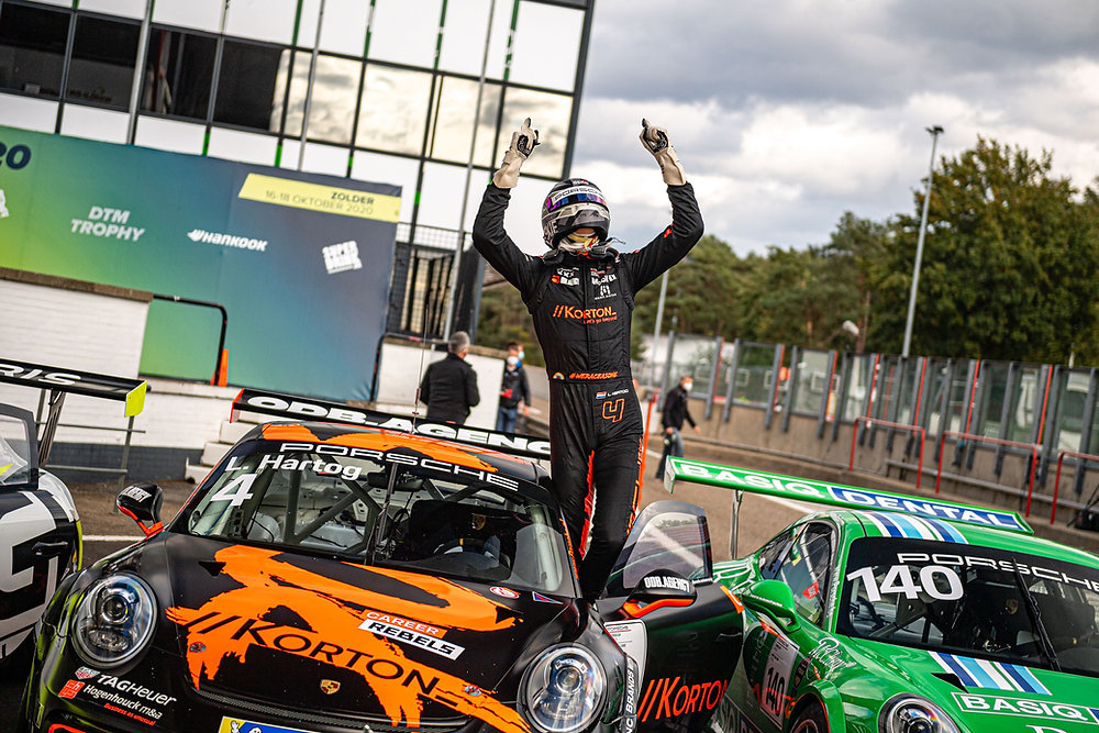 Loek Hartog is de nieuwe kampioen in de Porsche Carrera Cup Benelux