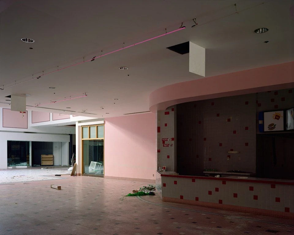 Internet Aesthetic Movements: Getting Lost in Liminal Space