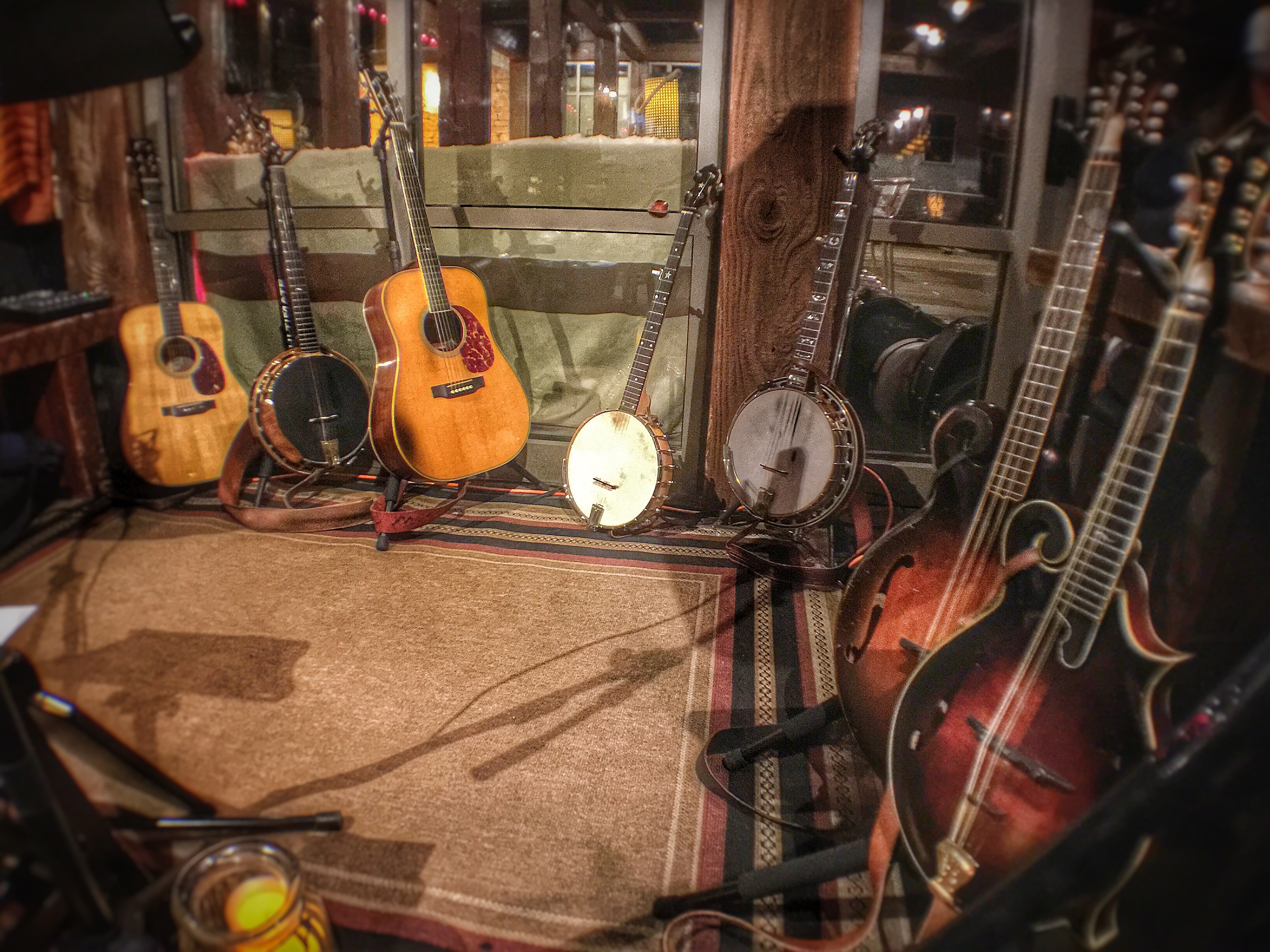 Acoustic Music Dinner Shows | new-silver-star-cafe