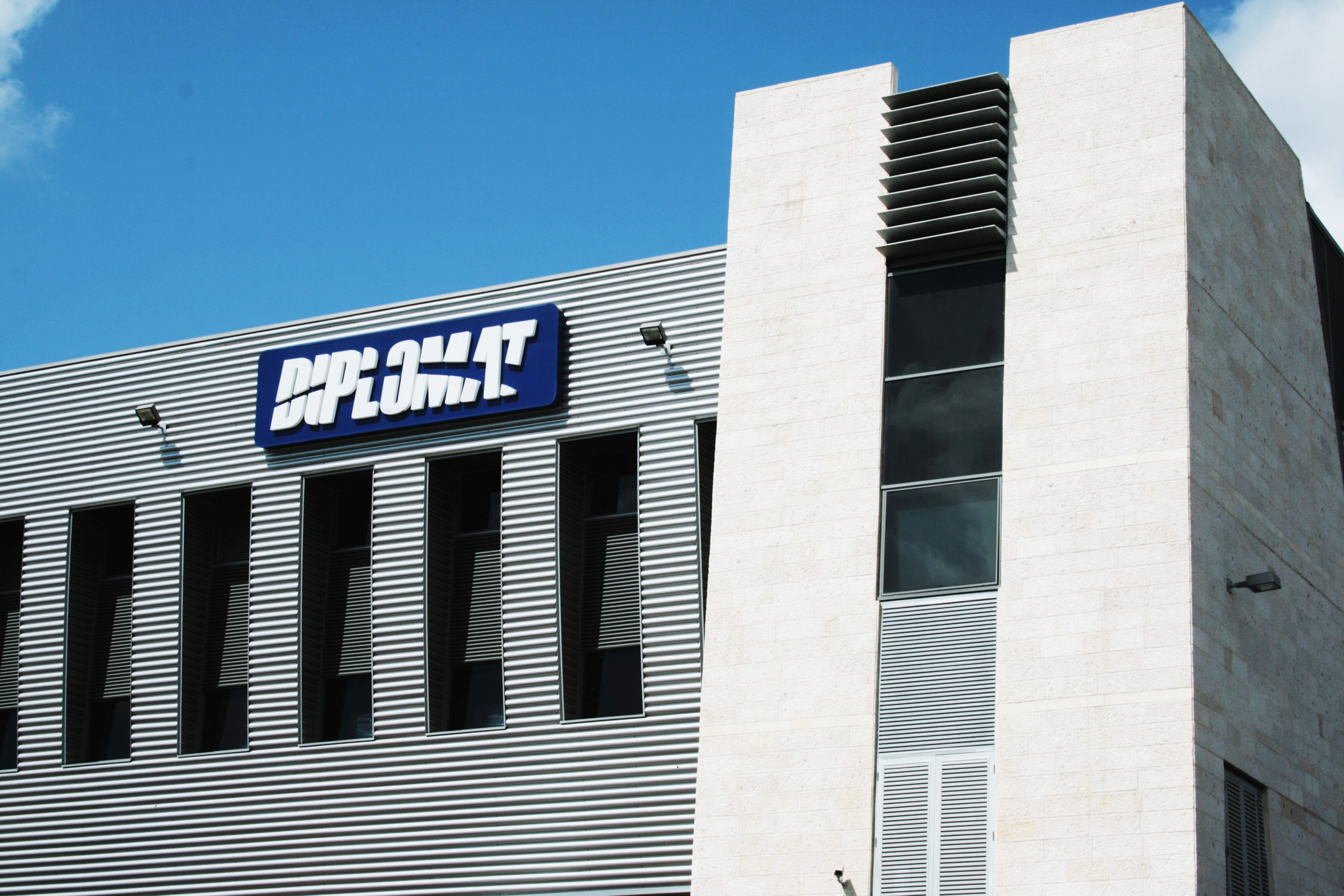 DIPLOMAT - Logistics center