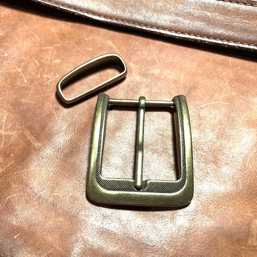 ST019_38mm 1/2 Cast Buckle | Red Olive Design