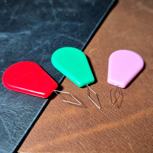 Needle Threader Red Olive Design