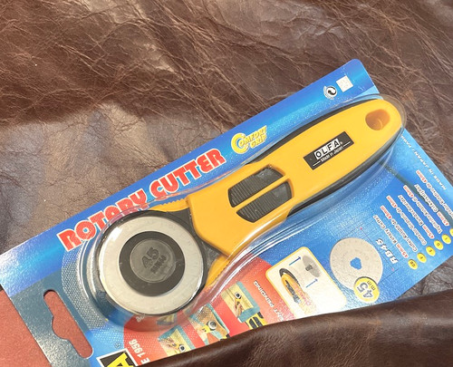 Rotary Cutter 45mm Left|Right Hand | Red Olive Design