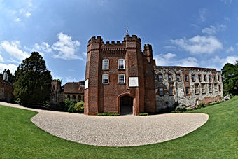 History | Farnham Castle - 1