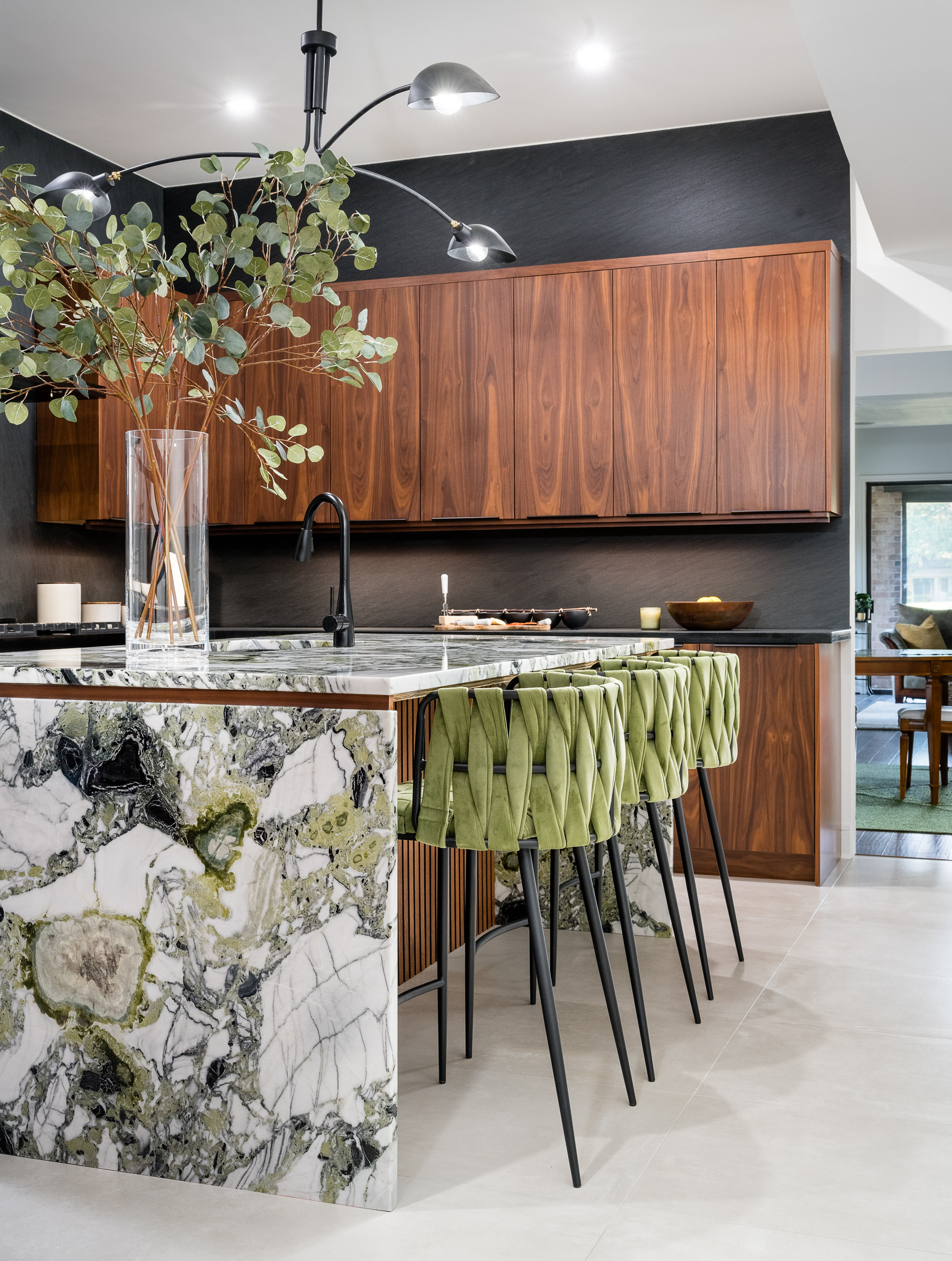 5 Unique Ways to Add GREEN (Color) Into Your Interiors