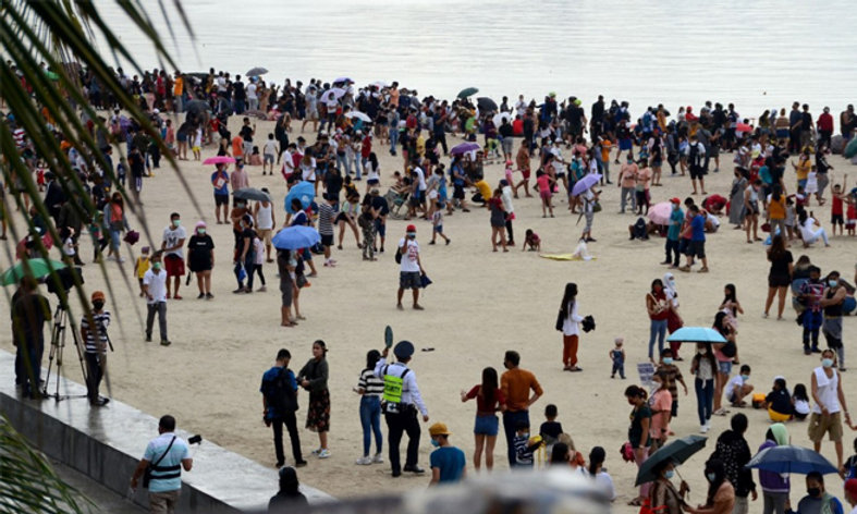Edad 17 pababa, bawal sa Manila Bay dolomite beach — Malacañang Edad 17 pababa, bawal sa Manila Bay dolomite beach — Malacañang