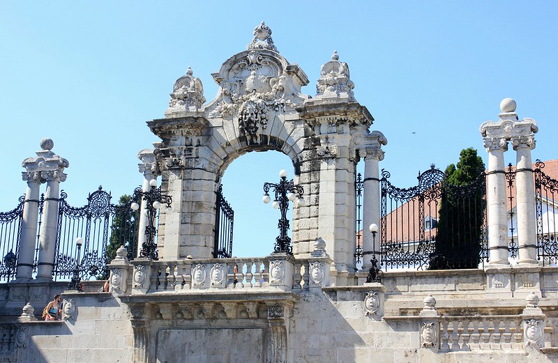 Buda Castle District Walk with Entry to Matthias Church | Absolute Tours
