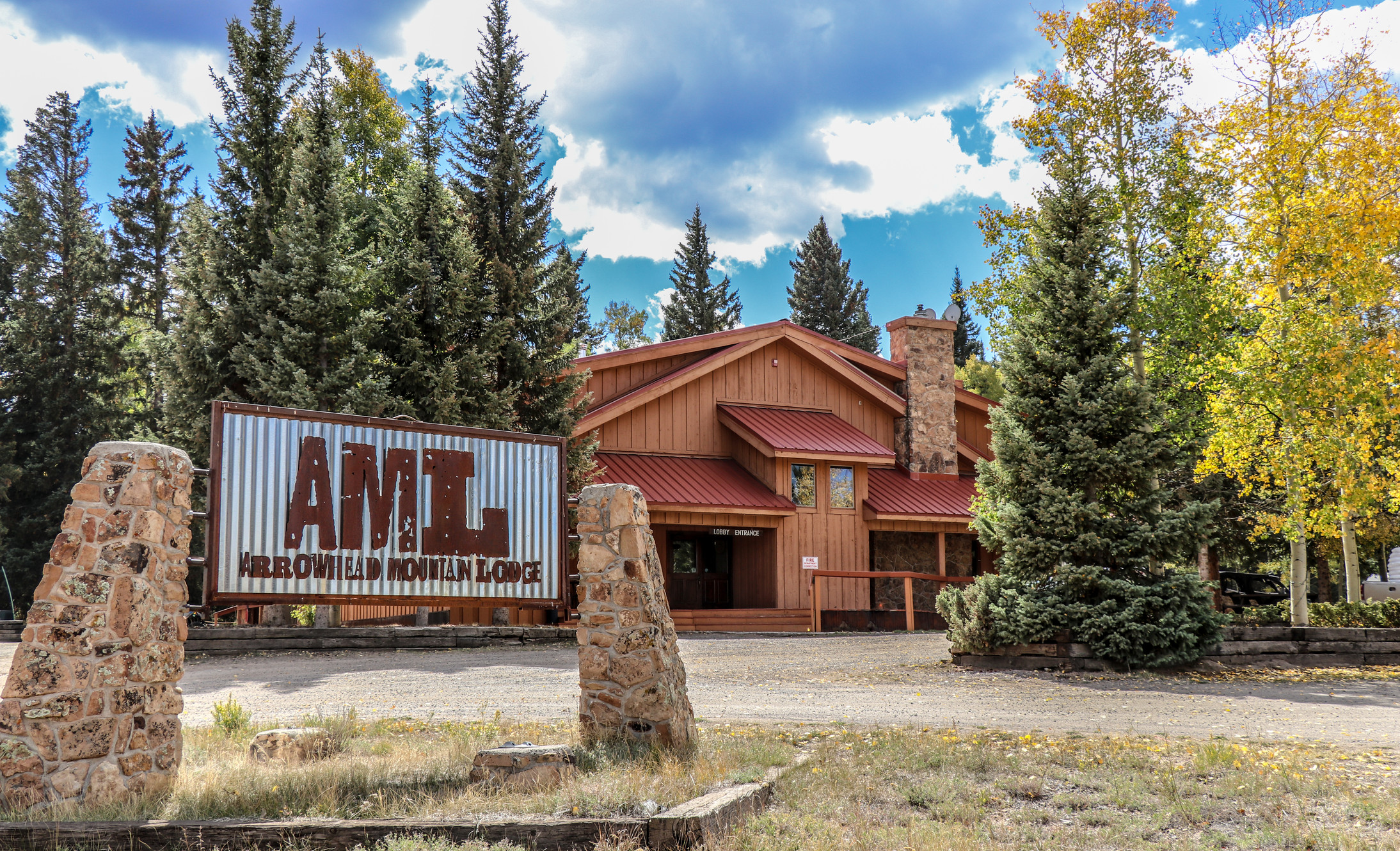 Restaurant & Hotel | Arrowhead Mountain Lodge | Colorado