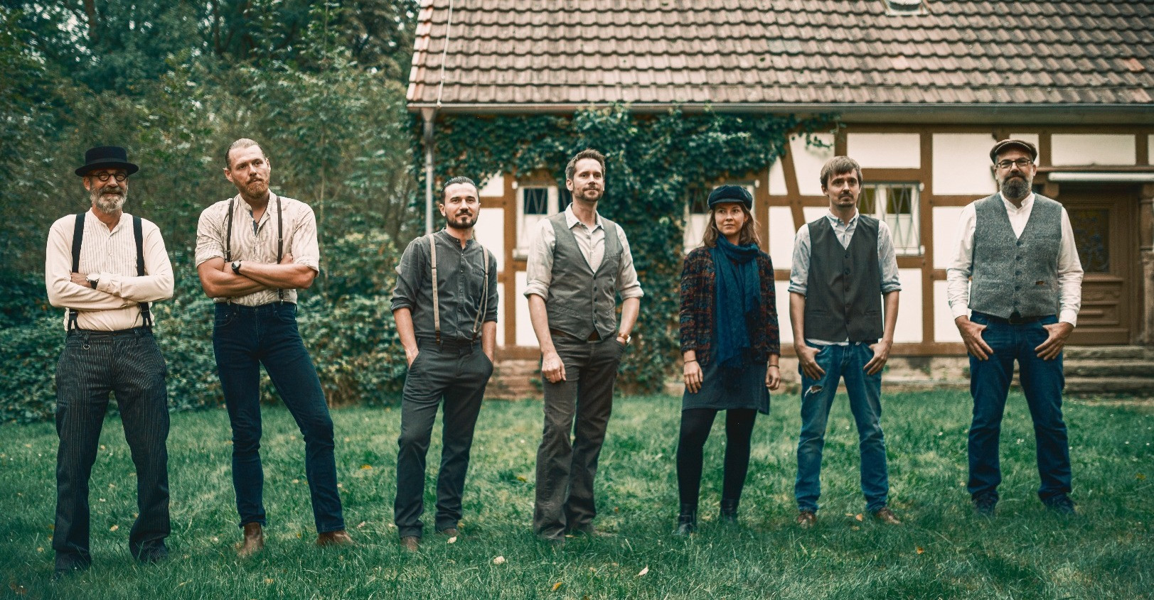 The Singer Is Always Late | Home