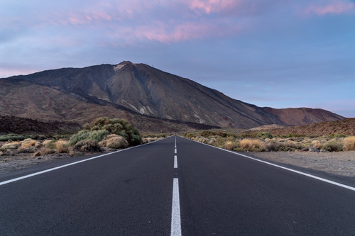 Road to the mountains | Victor Liedbeck