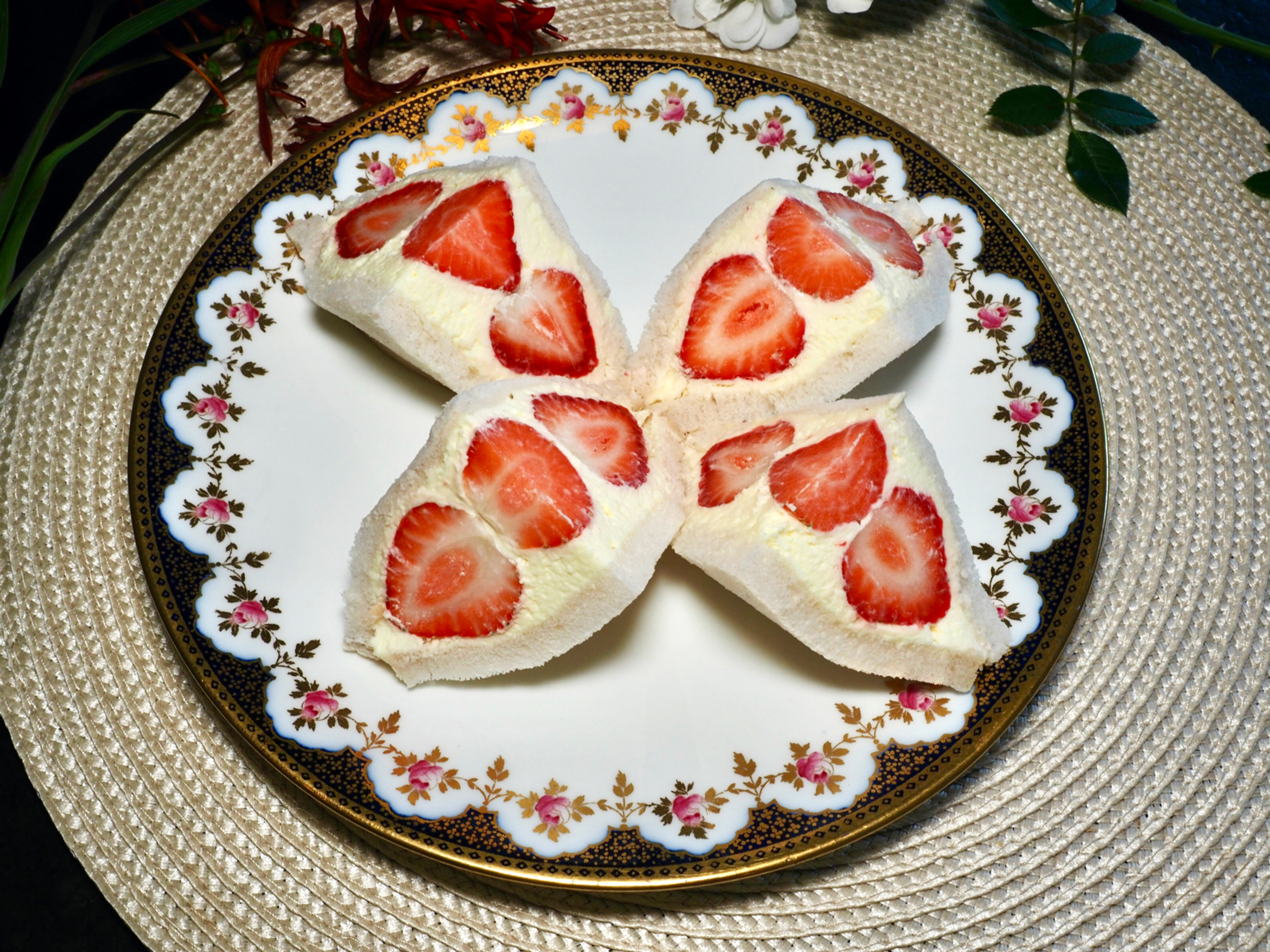 Japanese Strawberry Fruit Sando| kurumicooks Japanese Home Cooking