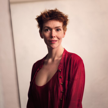 Comedy | Elf Lyons - Comedian | England