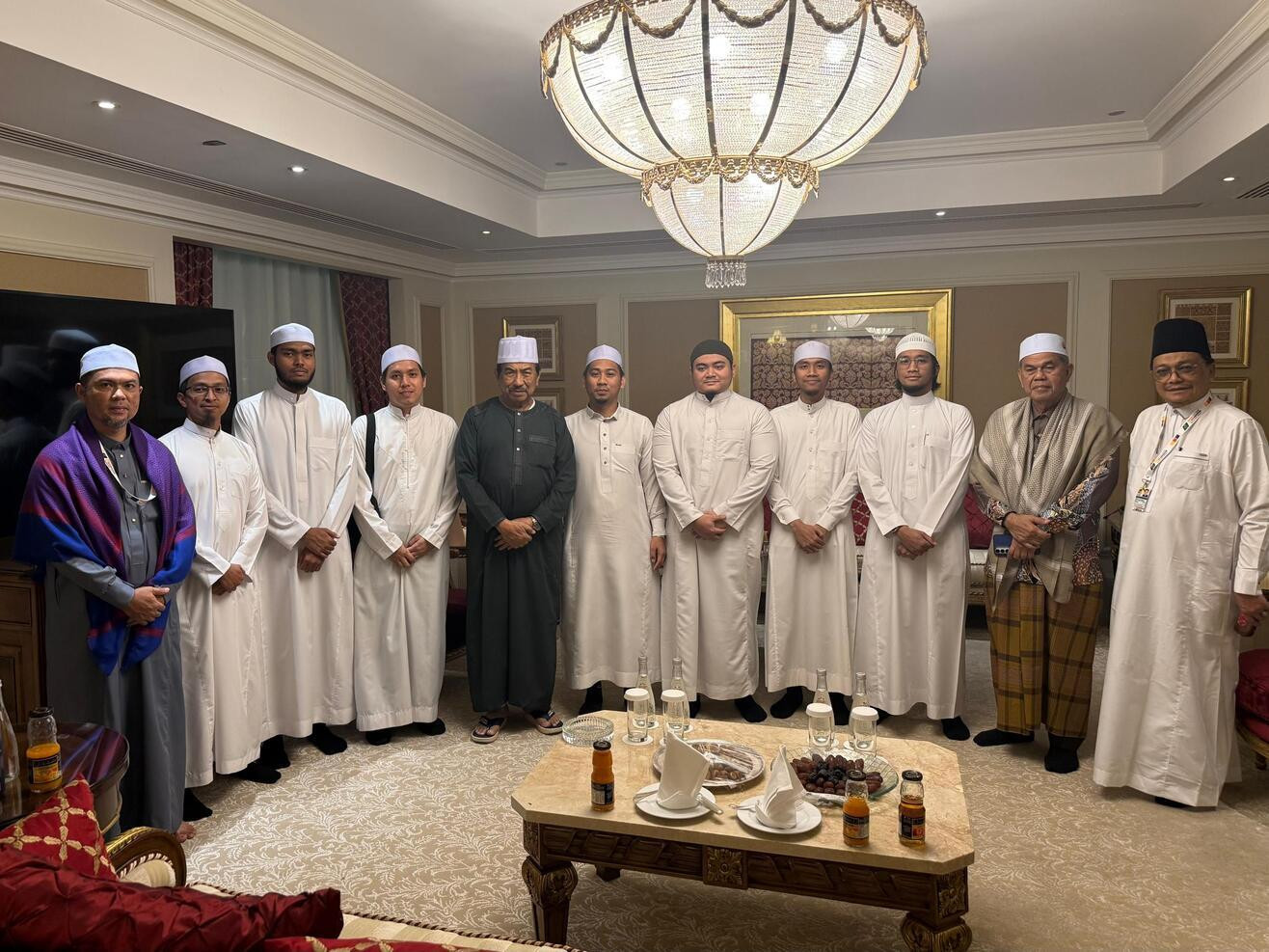 Head of State Performs Umrah Following Official Engagements