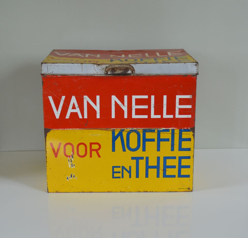Old shopping drum of Van Nelle Coffee and Tea from the 1930s ...