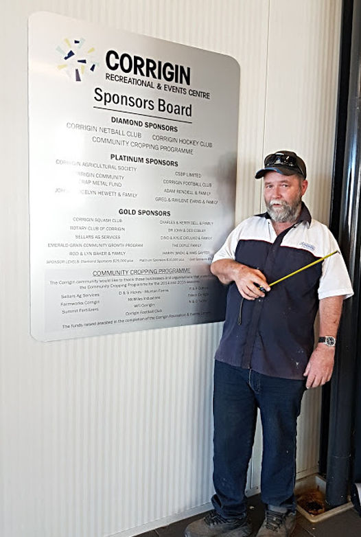 Connelly Images | signs | Australia