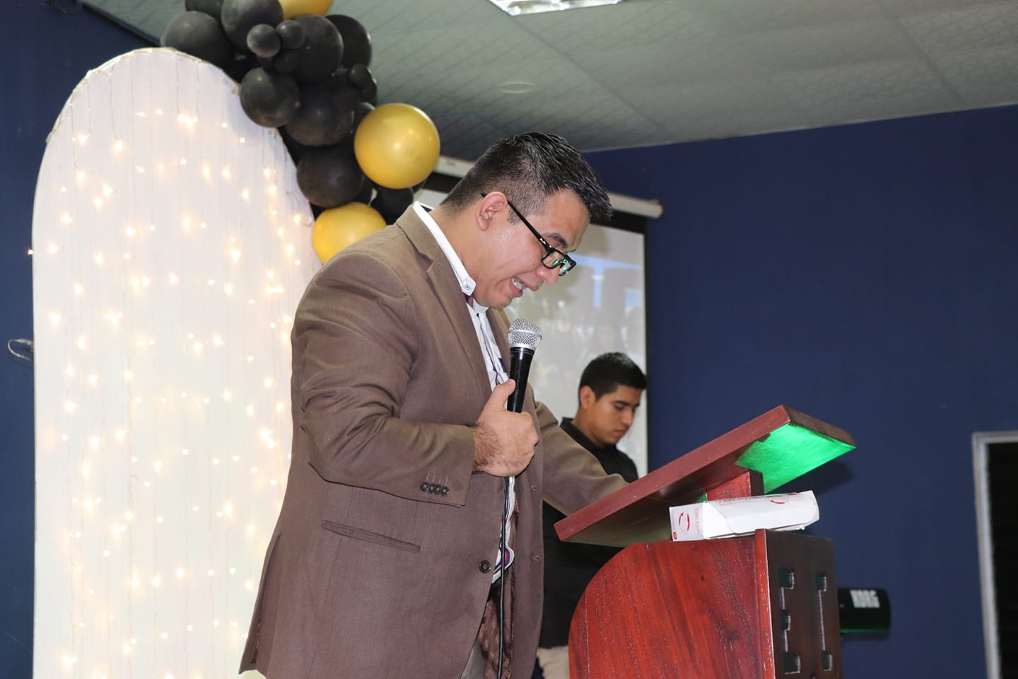 Join "Dios Es Fiel" on the Spaces by Wix App