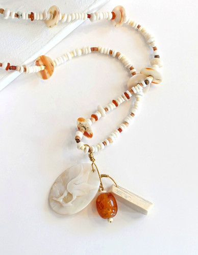 Zoe - Shell pendant | Cedars