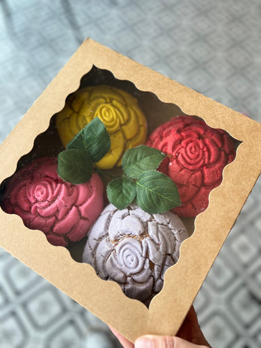 Mother's Day Rose Conchas | Pan La Mejor