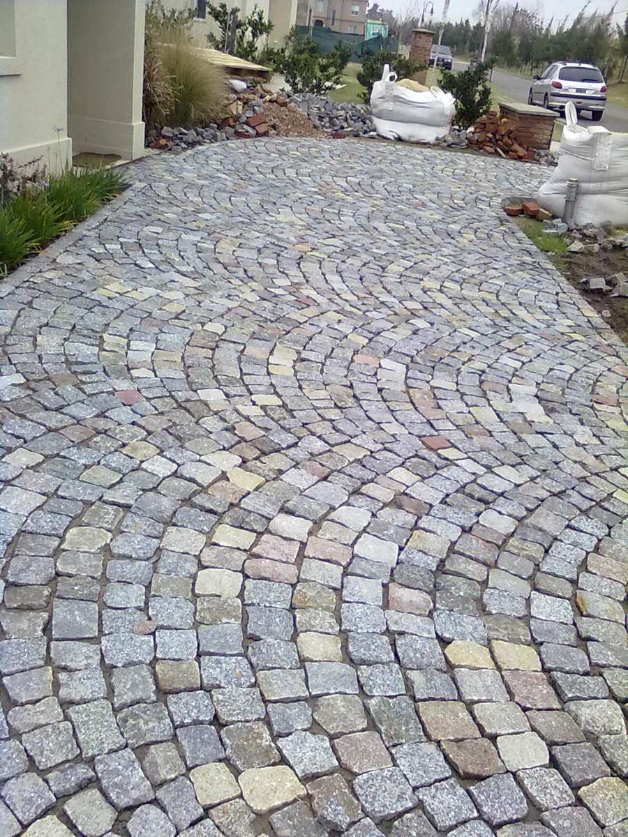 Adoquinero Fucceneco | Adoquines plota de granito | Buenos Aires
